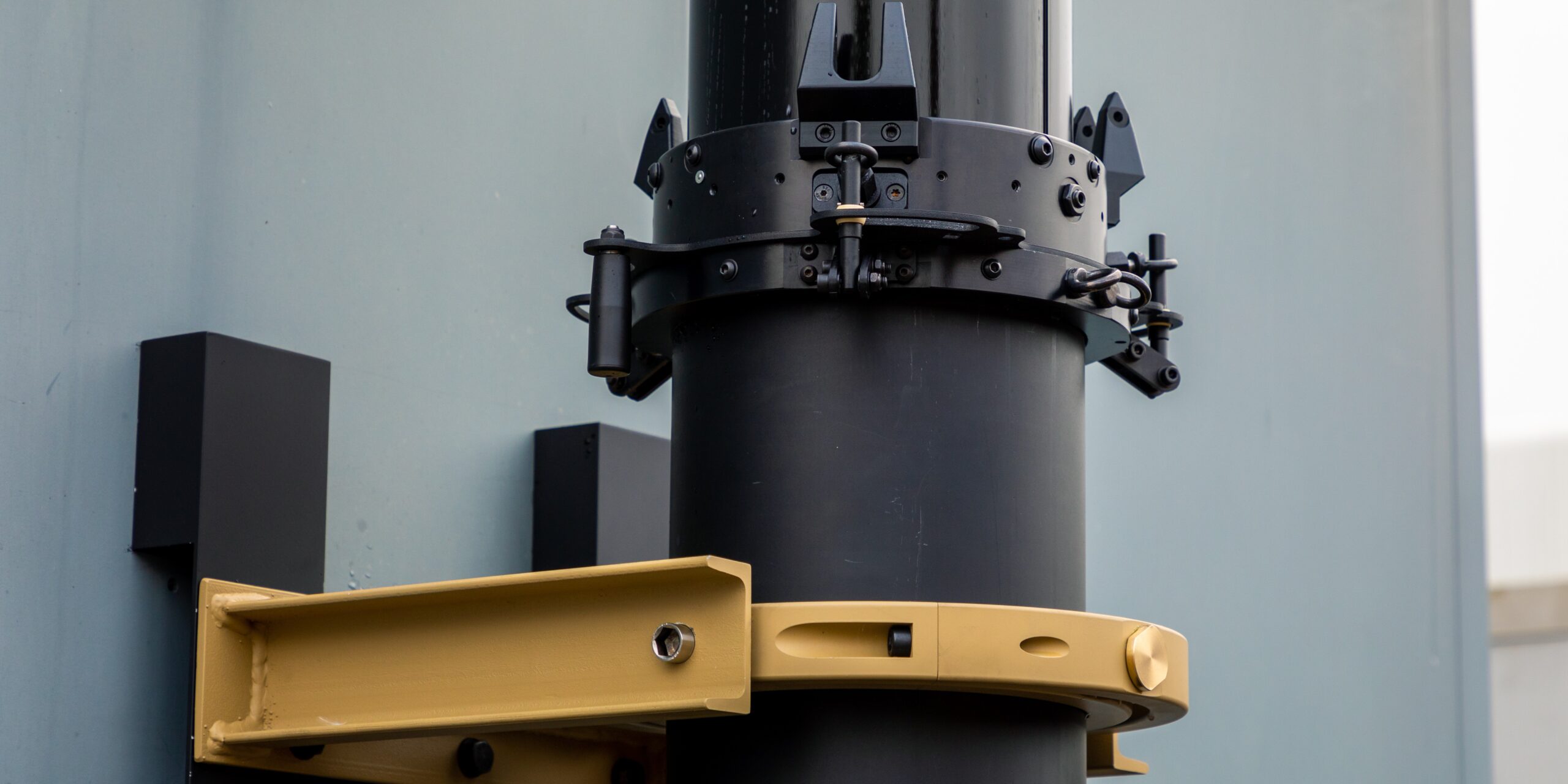 How to Choose the Right Heavy-Duty Mast - SMC - Antenna and Mast ...