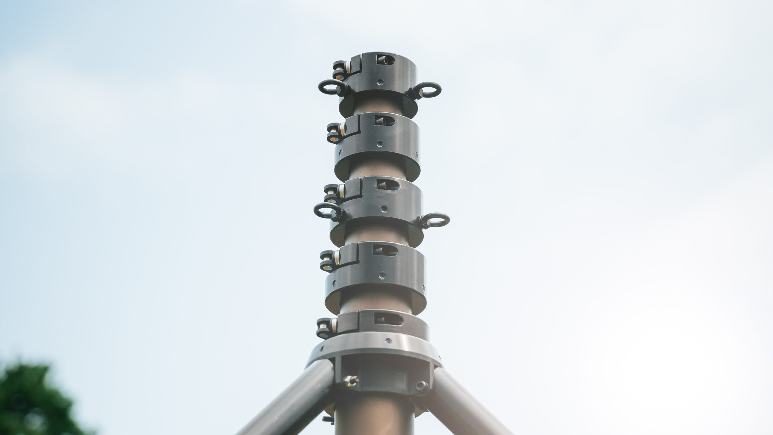 Choosing the Right Tactical Masts for Operational Communications - SMC ...